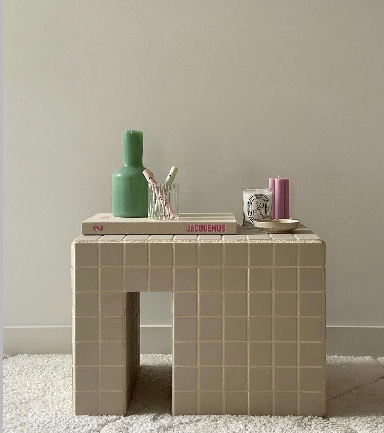 Mastering the ‘hot girl side table’ – Gem UK
