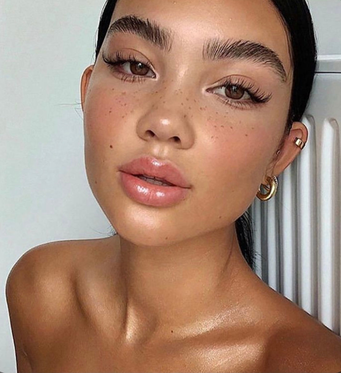 Perfecting your beauty game this party season, with makeup artist extr ...